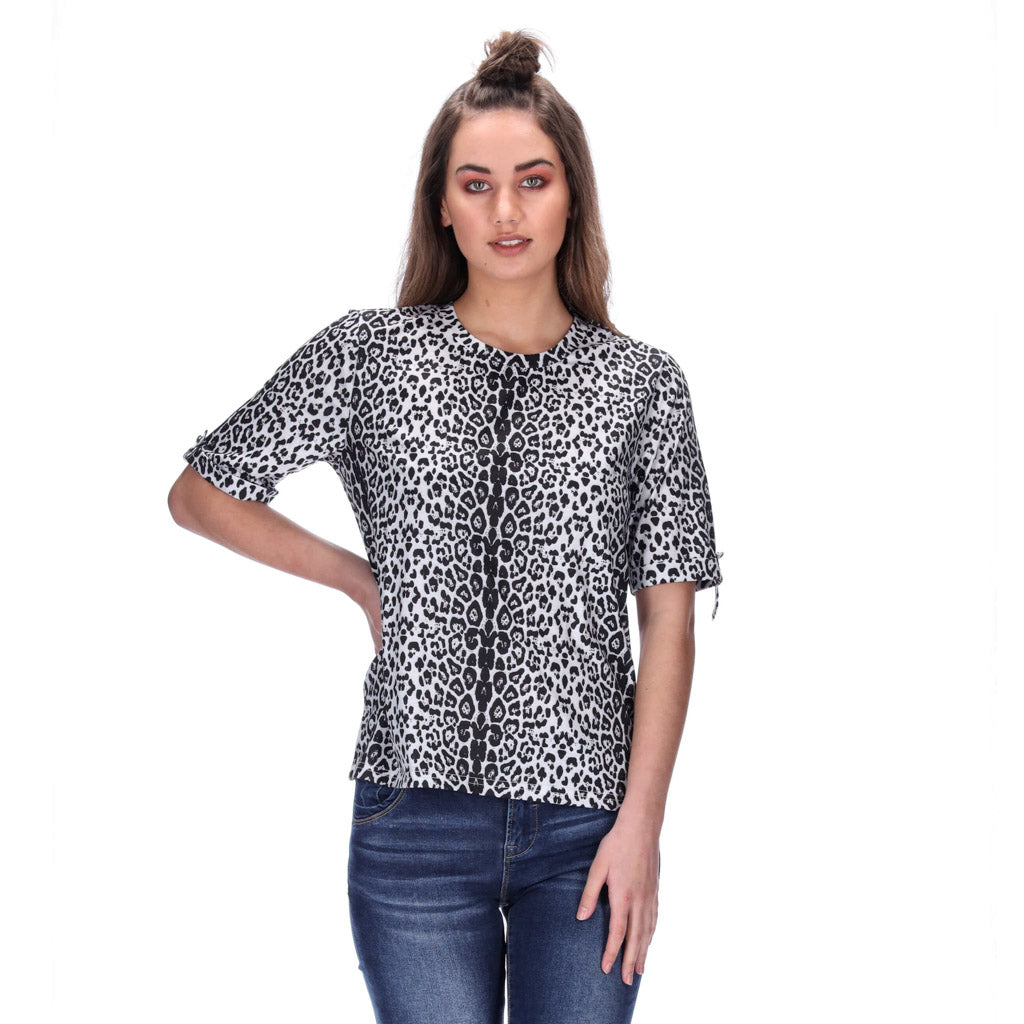 Leopard Tee Grey – Alaska Basics